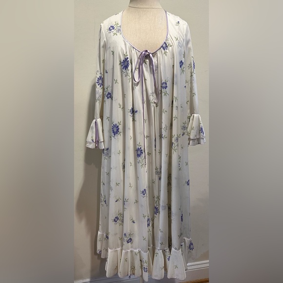 Lucie Ann | Intimates & Sleepwear | Claire Sandra By Lucie Ann Vintage ...